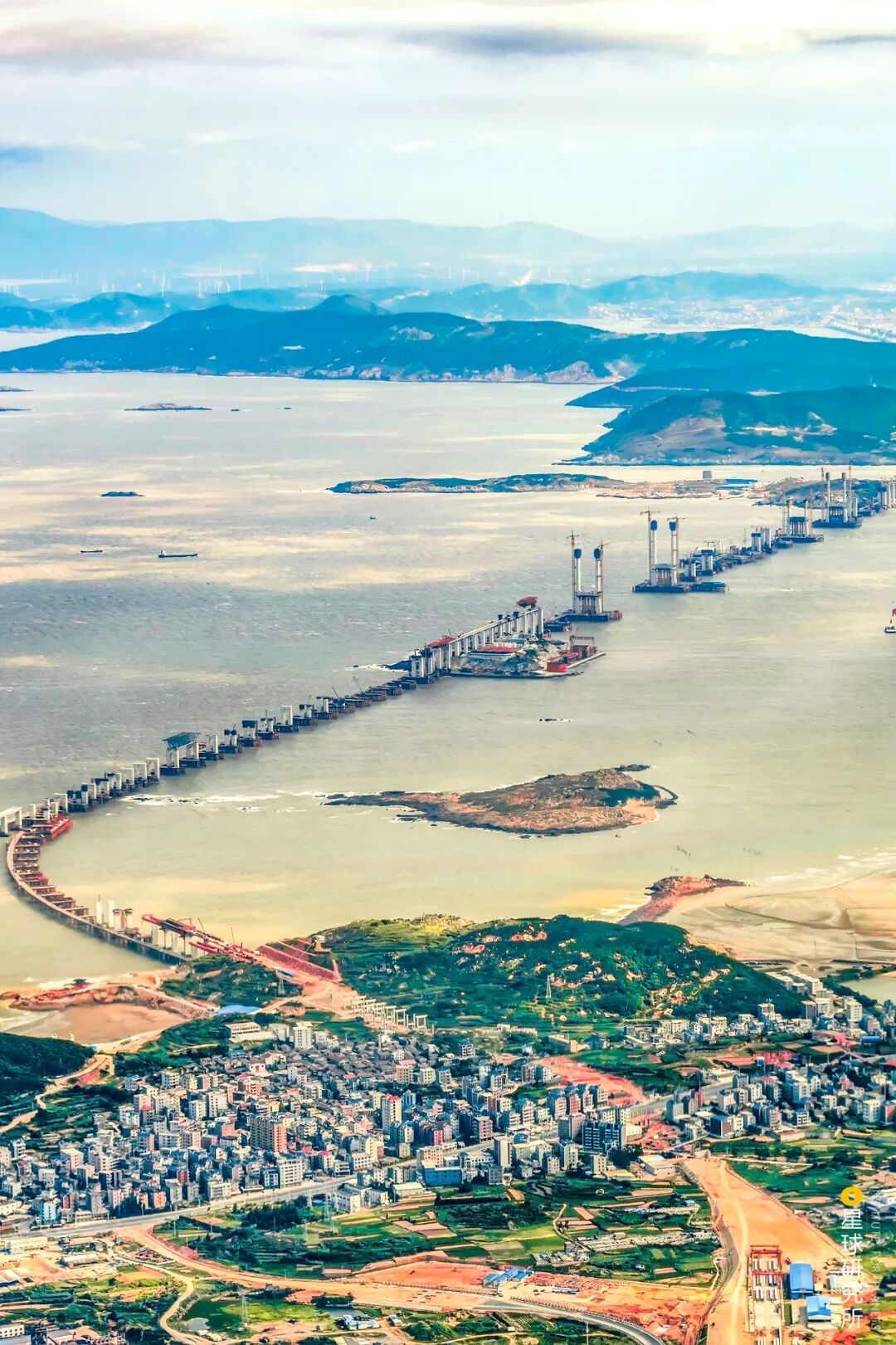 China: A Nation of Countless Islands!